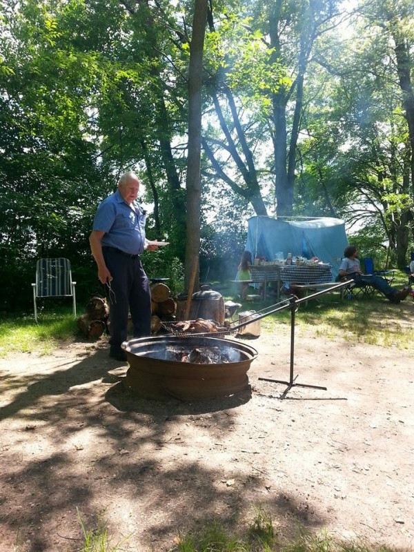 Gallery - Buzzy Grill Deluxe